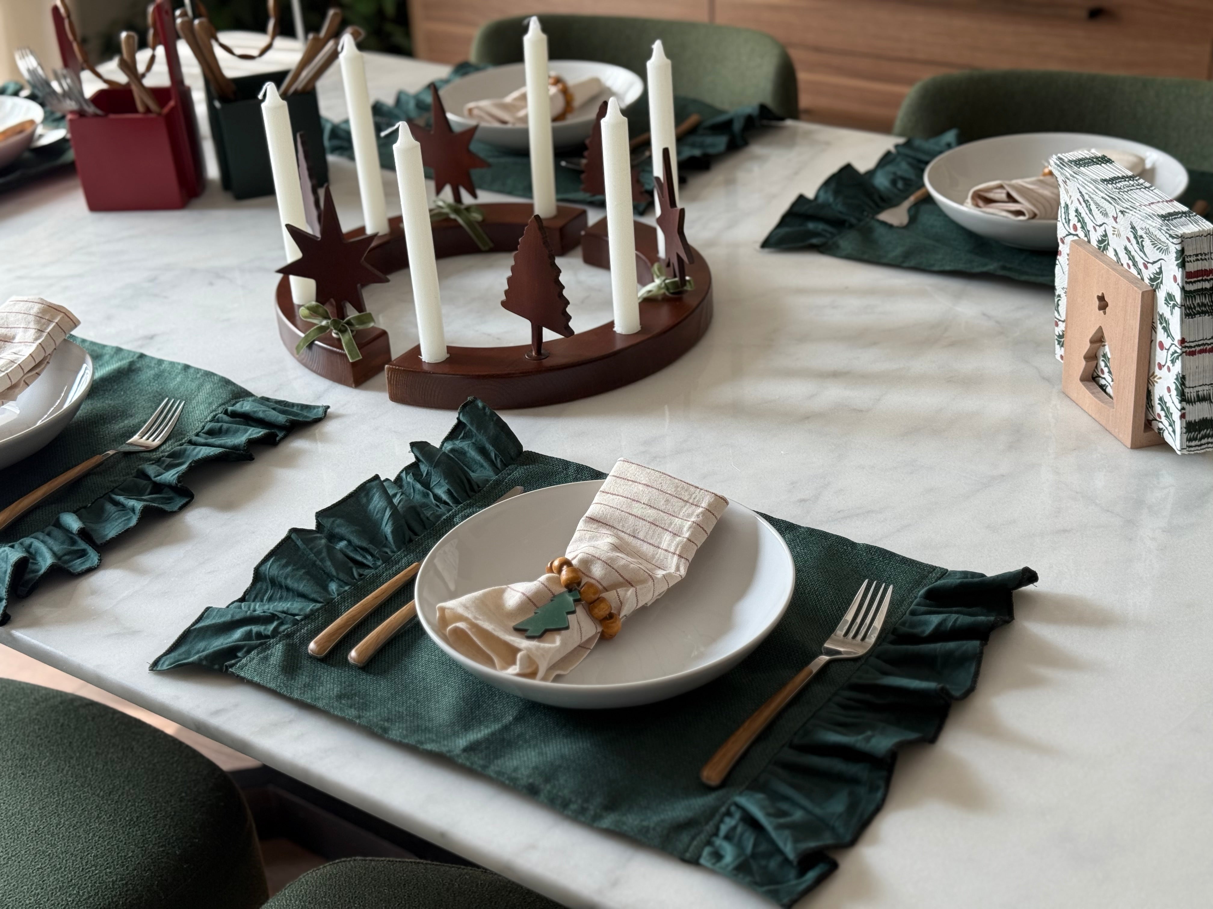 Forest Ruffle Table Set – Its Paillettes
